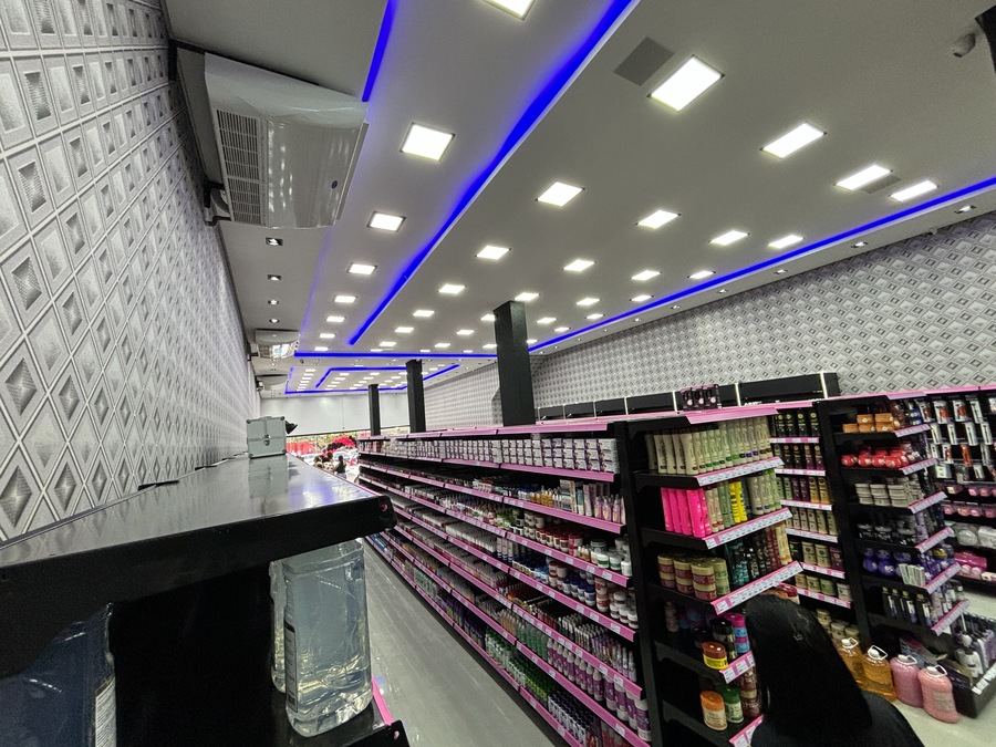 Lara Cosméticos reinaugura loja com espaço amplo e grande variedade de ...